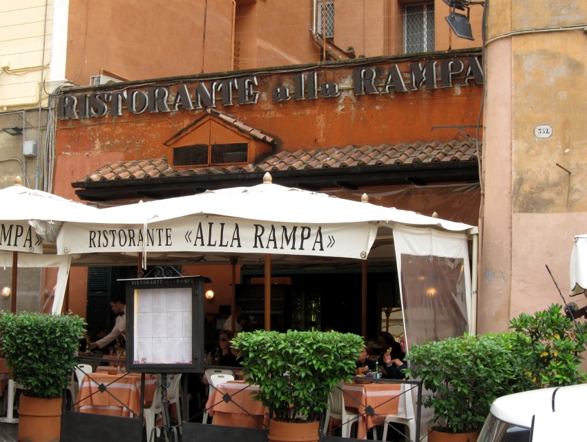 Rampa Piazza Mignanelli Rome