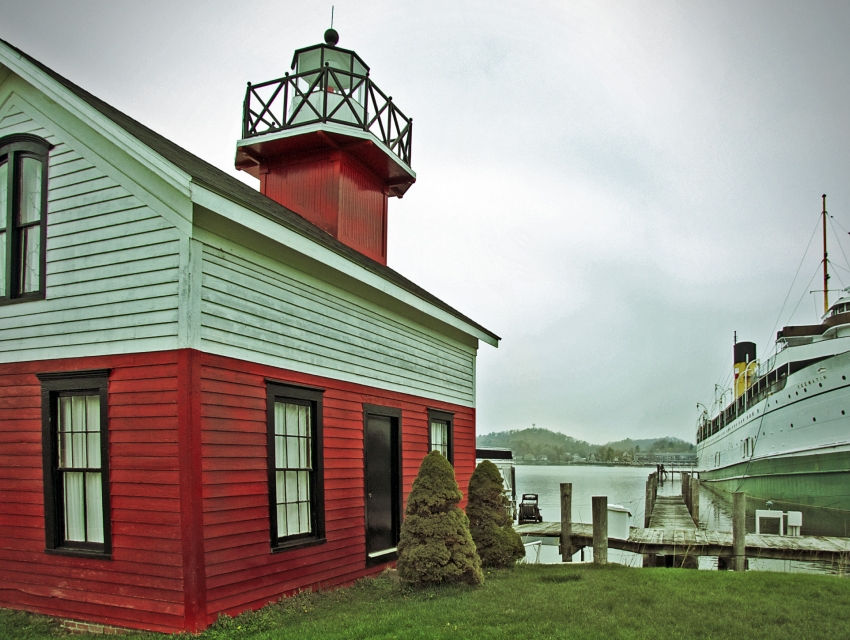 Kalamazoo Replica Lighthouse, Douglas | cityseeker