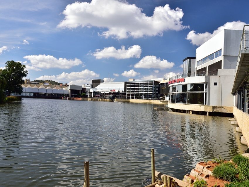 Loch Logan Waterfront Shopping Mall, Bloemfontein | cityseeker