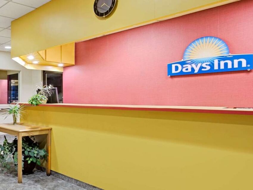 Days Inn by Wyndham Bradenton - Near the Gulf, Bradenton | cityseeker
