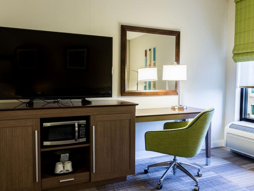 Hampton Inn Somerset, Somerset | cityseeker