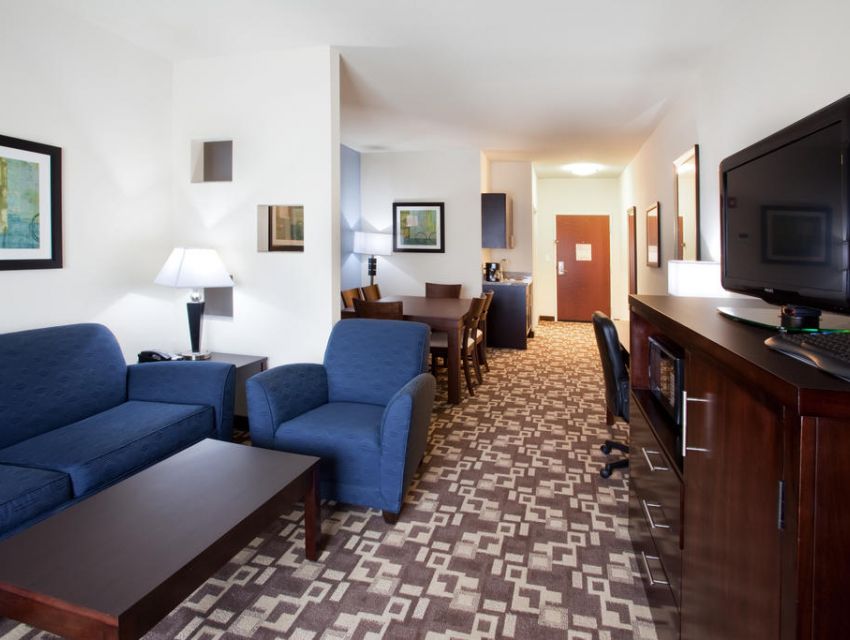 Holiday Inn Express Hotel & Suites Atlanta Airport West - Camp Creek ...