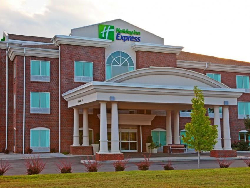 Holiday Inn Express & Suites Lexington Downtown Area-Keeneland ...