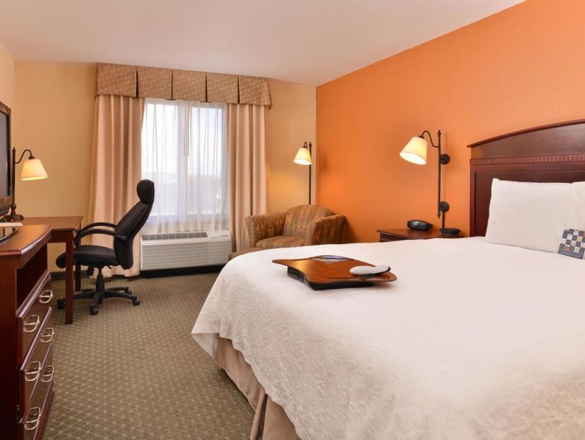 Hampton Inn & Suites Denver Littleton, Littleton | cityseeker