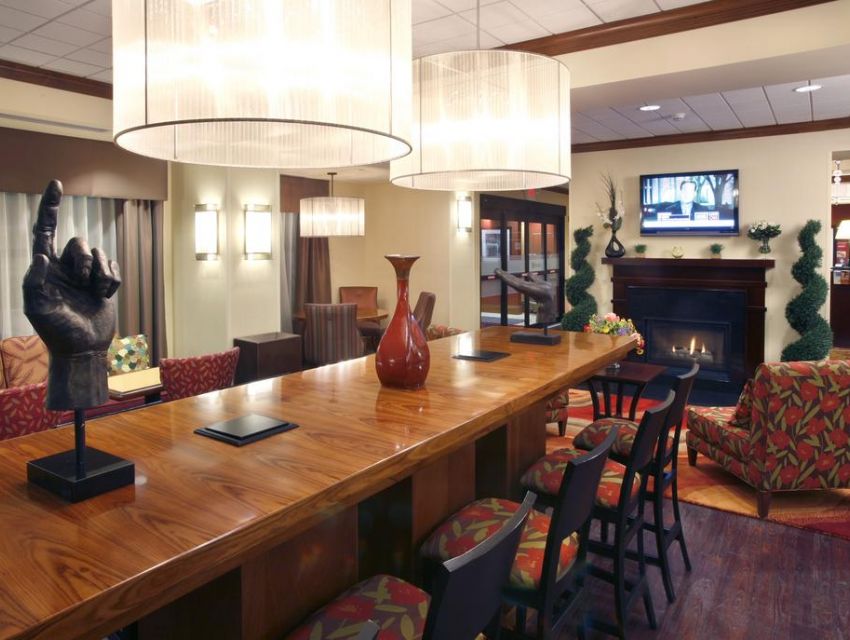 Hampton Inn Springfield South Enfield, Enfield | cityseeker