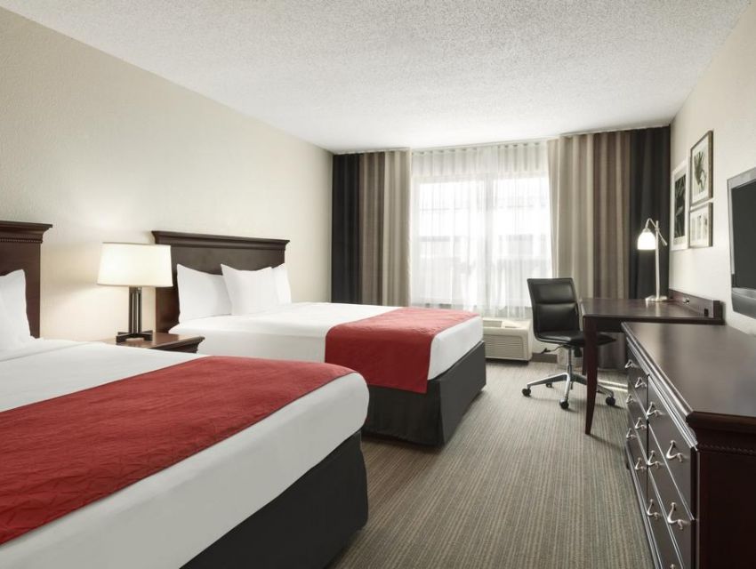 Country Inn & Suites by Radisson, Kansas City at Village West, KS ...