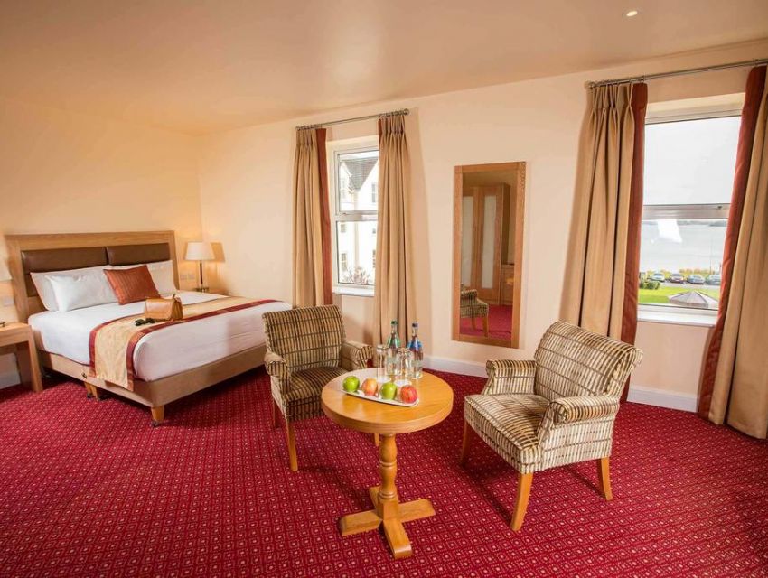Hodson Bay Hotel, Athlone | cityseeker