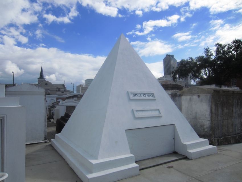 Nicolas Cage's Pyramid Tomb, New Orleans | cityseeker